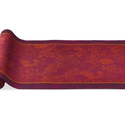 Pear Table Runner – Homestead Princeton